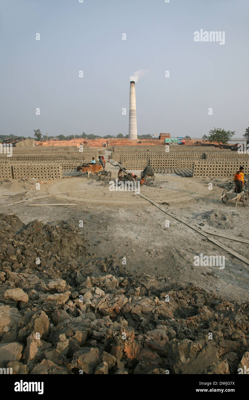 Brickfield in Sarberia, West Bengal, India Stock Photo - Alamy