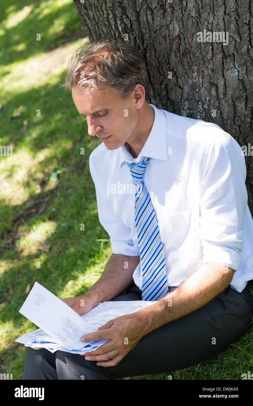 Reviewing documents hi-res stock photography and images - Alamy