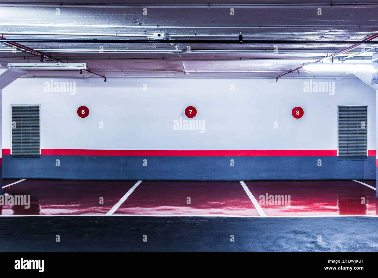 Red Light Parking Spot Stock Photo - Alamy