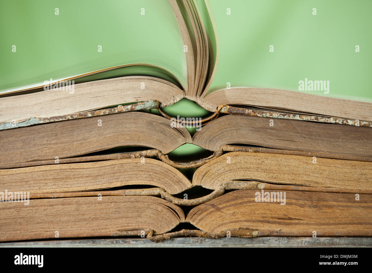 Obsolete books hi-res stock photography and images - Alamy