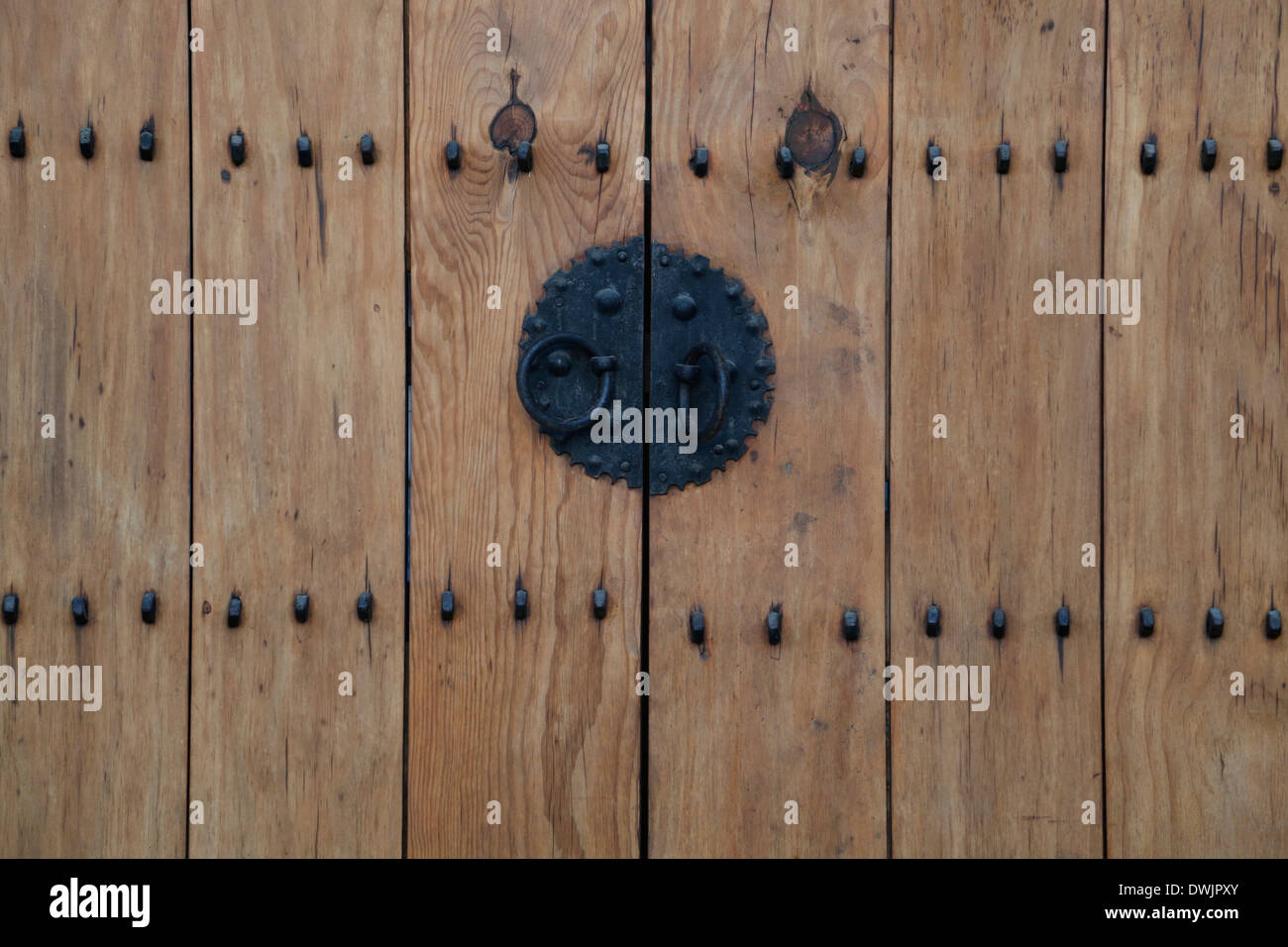 Korean Traditional front gate Stock Photo - Alamy