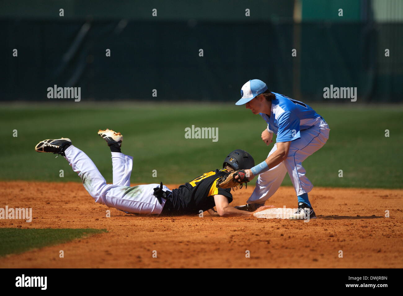 Kennesaw, Georgia, USA. March 8, 2014 -- Shortstop Aaron Silbar (10 ...