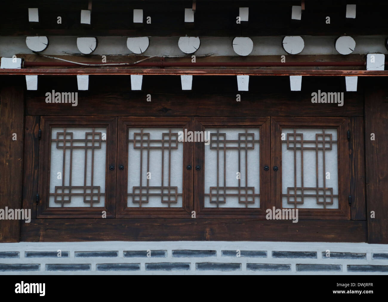 Korean Traditional Window and Wall Stock Photo - Alamy