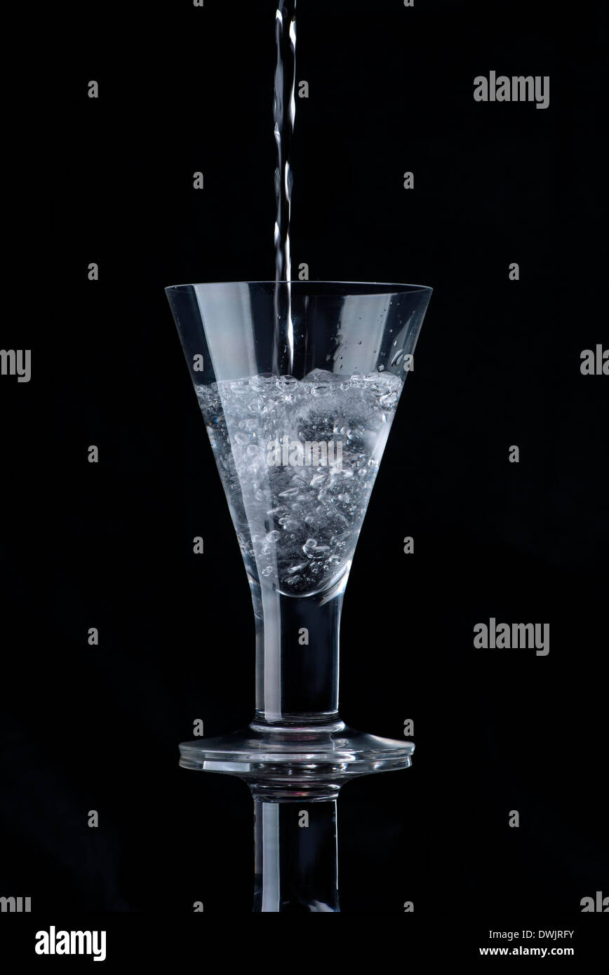 Poured glass hi-res stock photography and images - Alamy