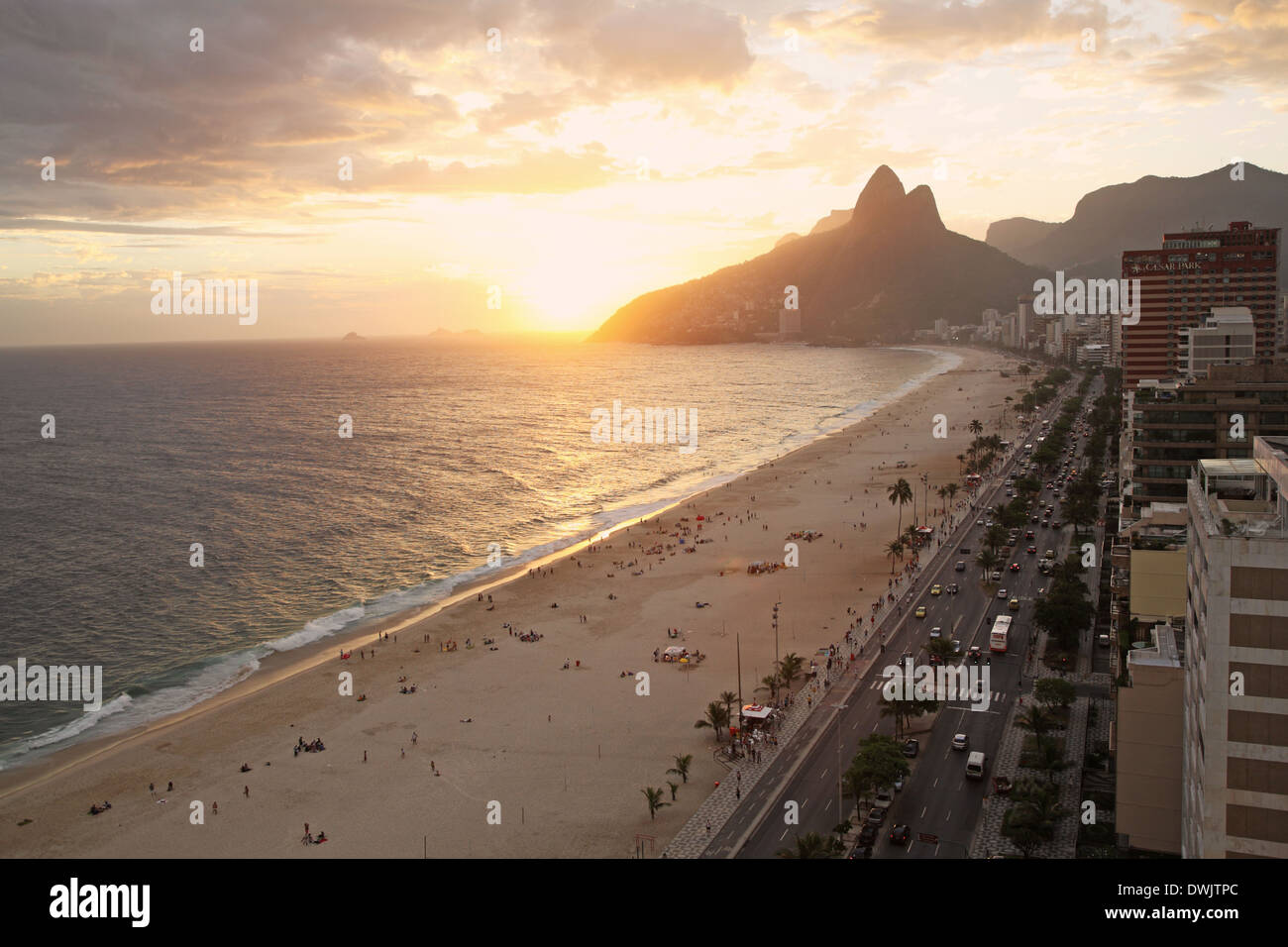 Rio de janeiro beach sunset hi-res stock photography and images - Alamy