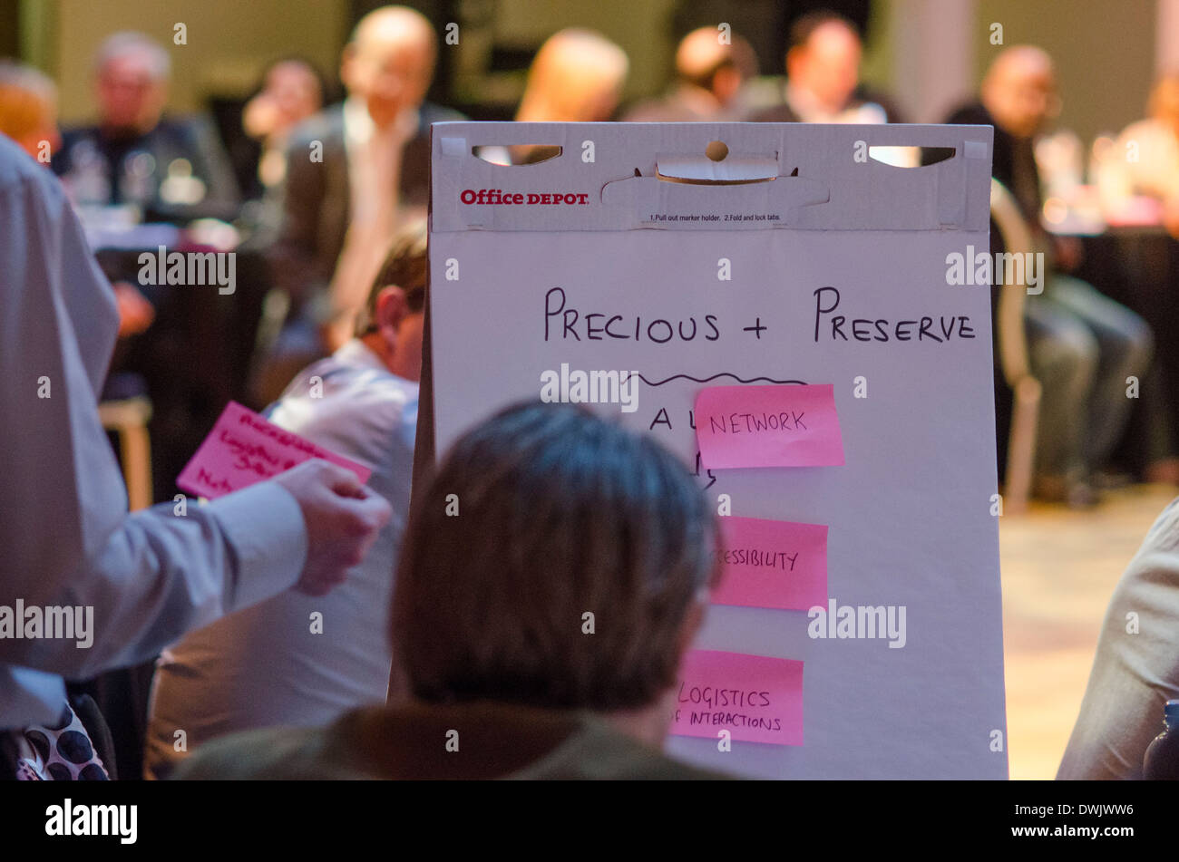 Team building activities hi-res stock photography and images - Alamy