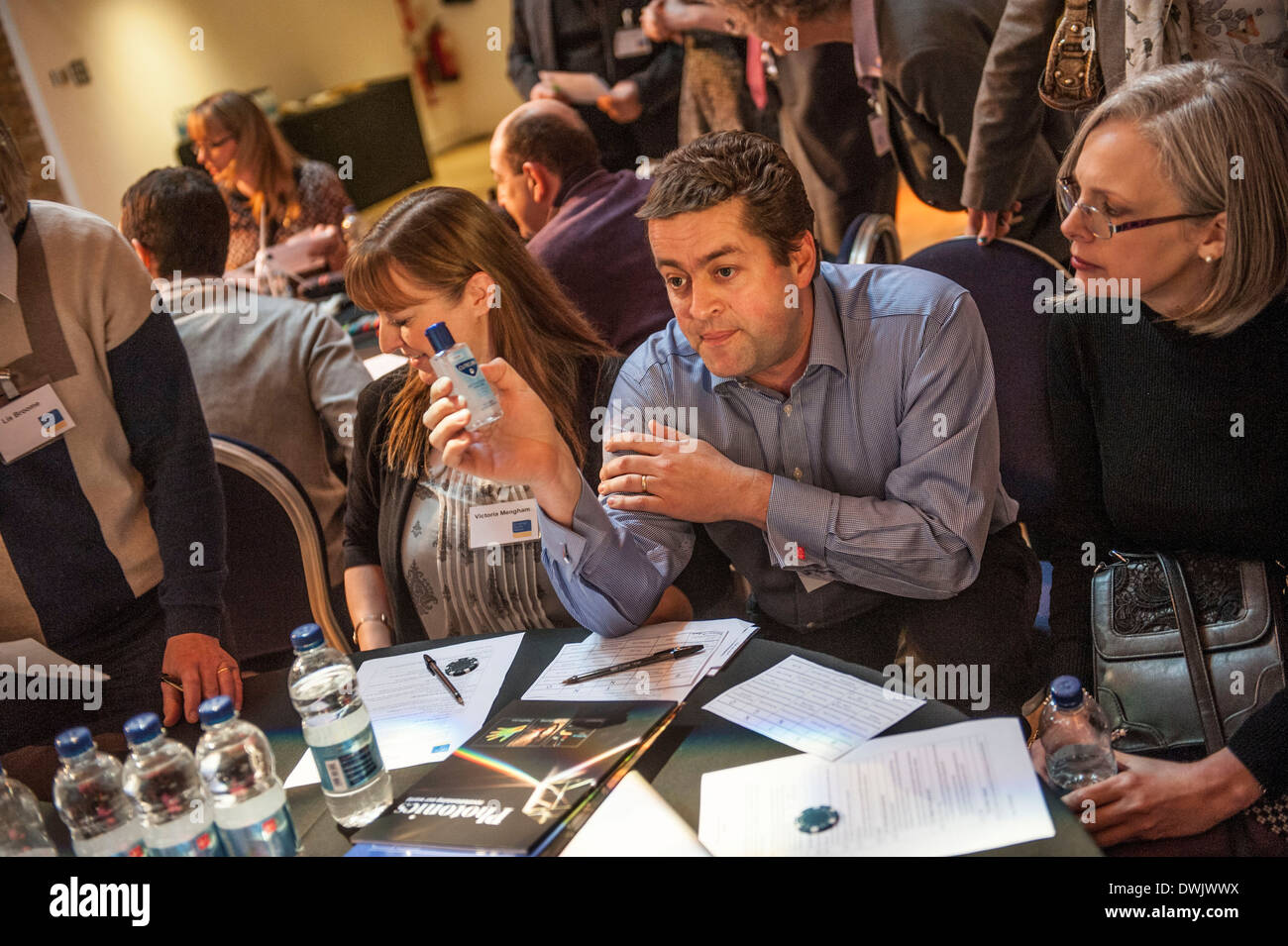 Post It Notes Away ; team building activities at The Knowledge Transfer ...