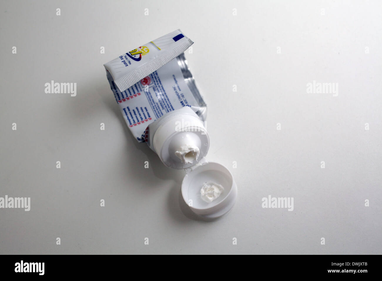 squeezed toothpaste tube Stock Photo - Alamy