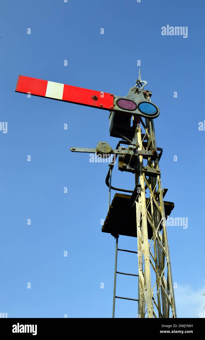 Train signalling uk hi-res stock photography and images - Alamy
