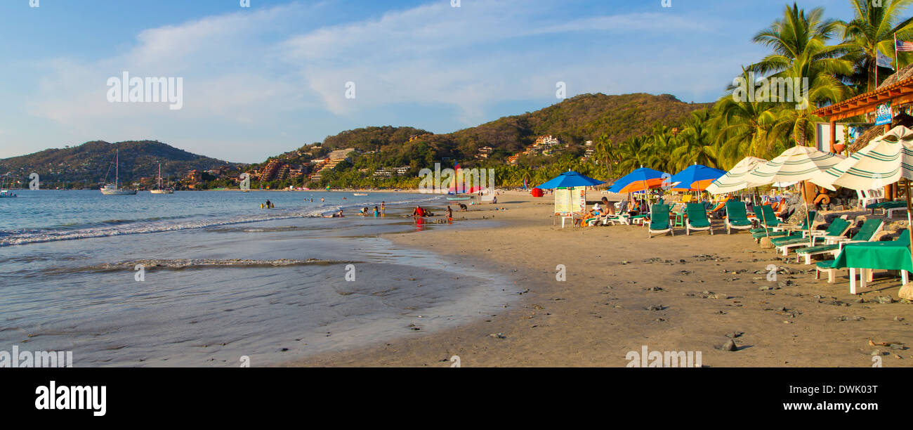 Playa La Ropa, Zihuatanejo, Guerrero, Mexico Stock Photo - Alamy