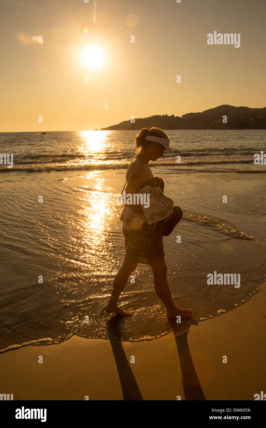 Playa La Ropa, Zihuatanejo, Guerrero, Mexico Stock Photo - Alamy