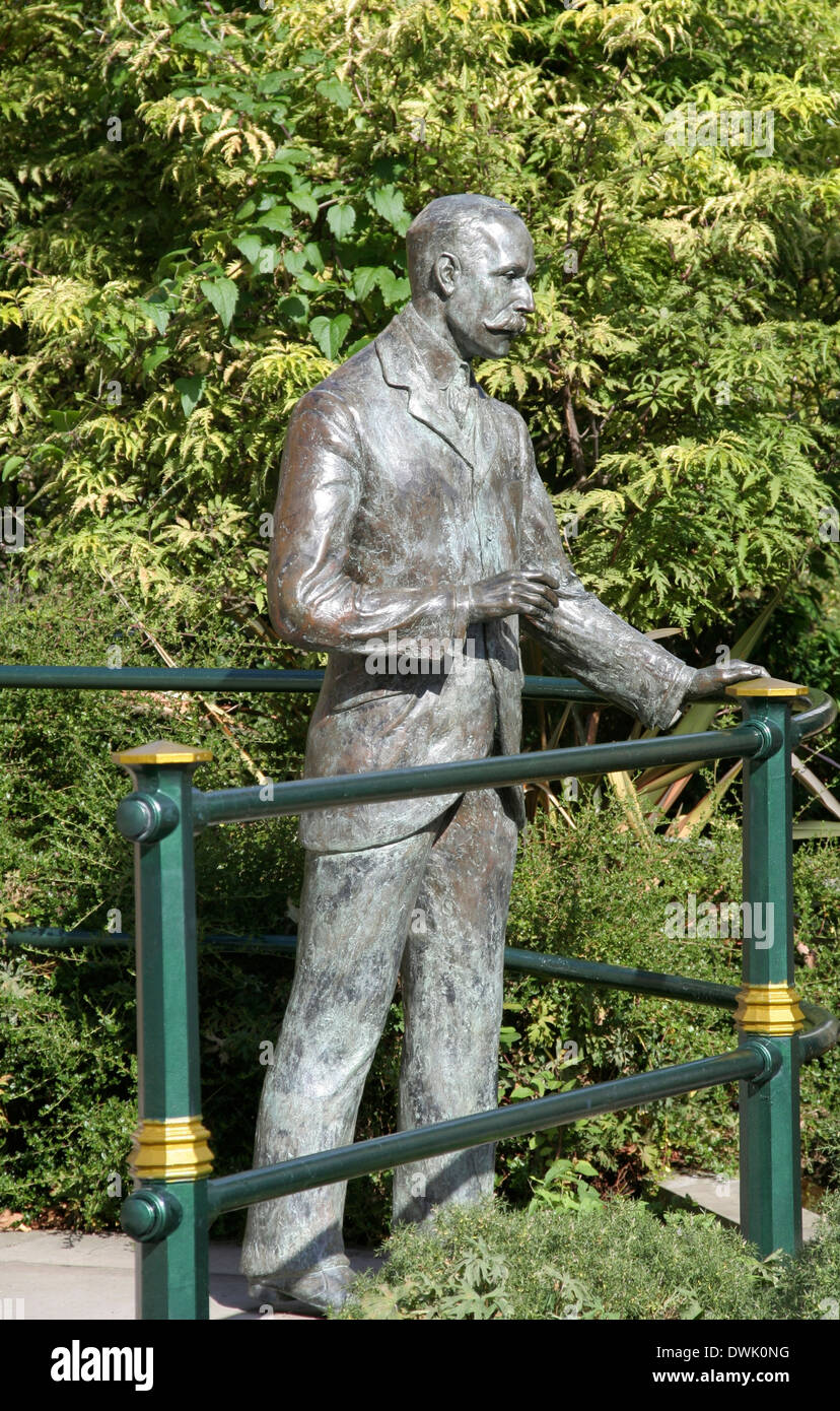 Edward elgar statue great malvern hi-res stock photography and images ...