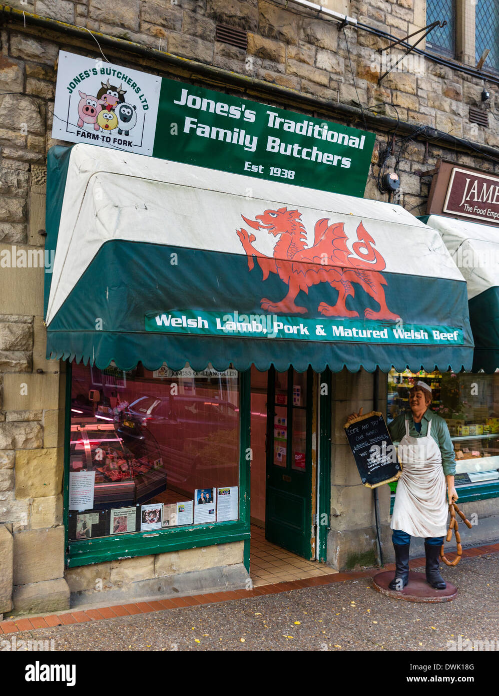 Traditional family butcher hi-res stock photography and images - Alamy