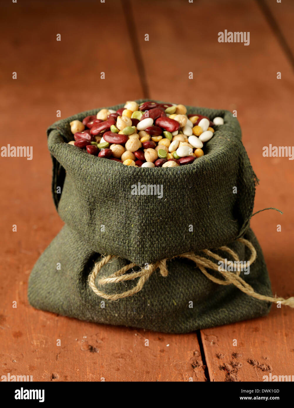 Types of peas hi-res stock photography and images - Alamy