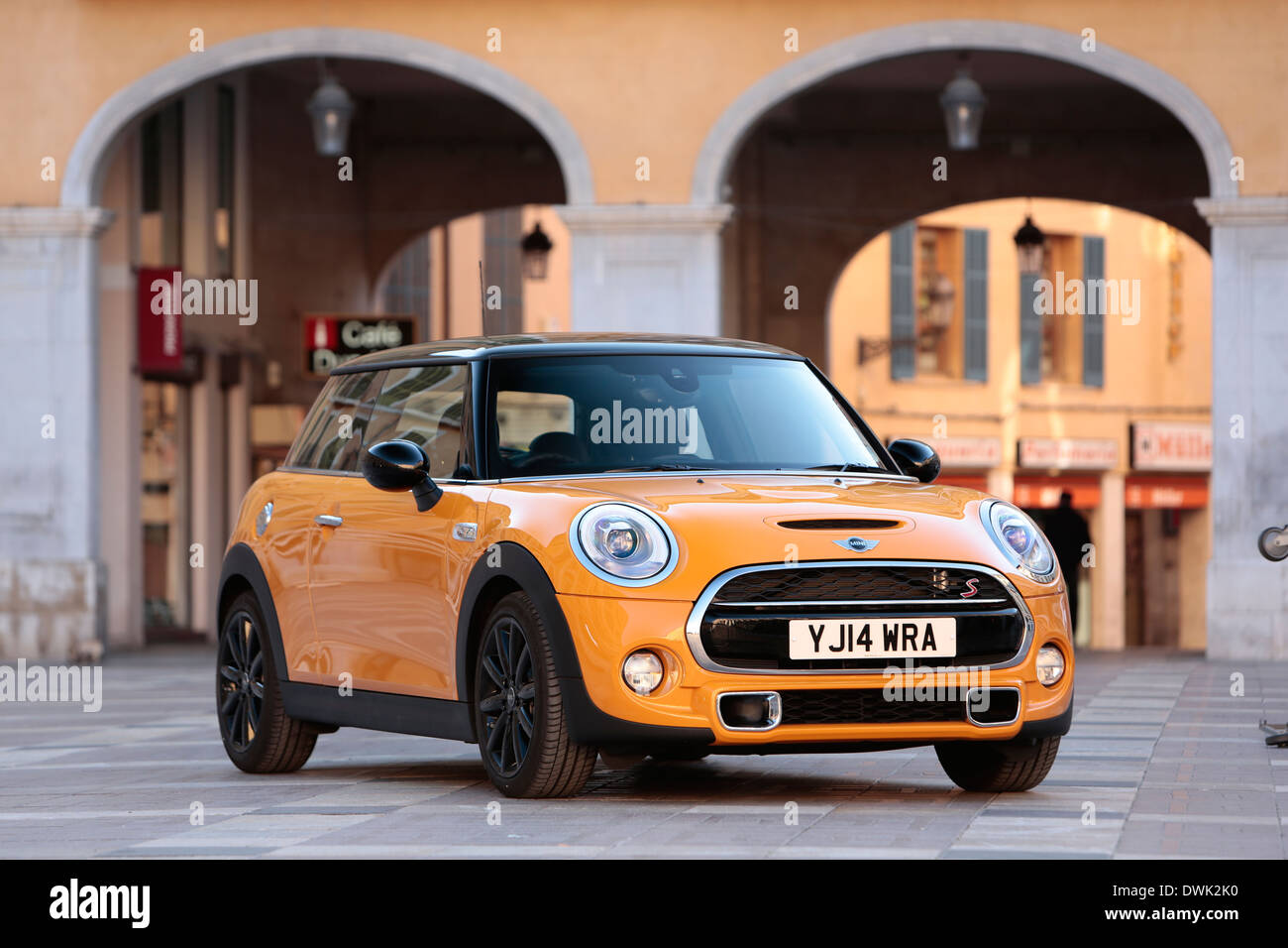 2014 mini cooper new mini Stock Photo - Alamy