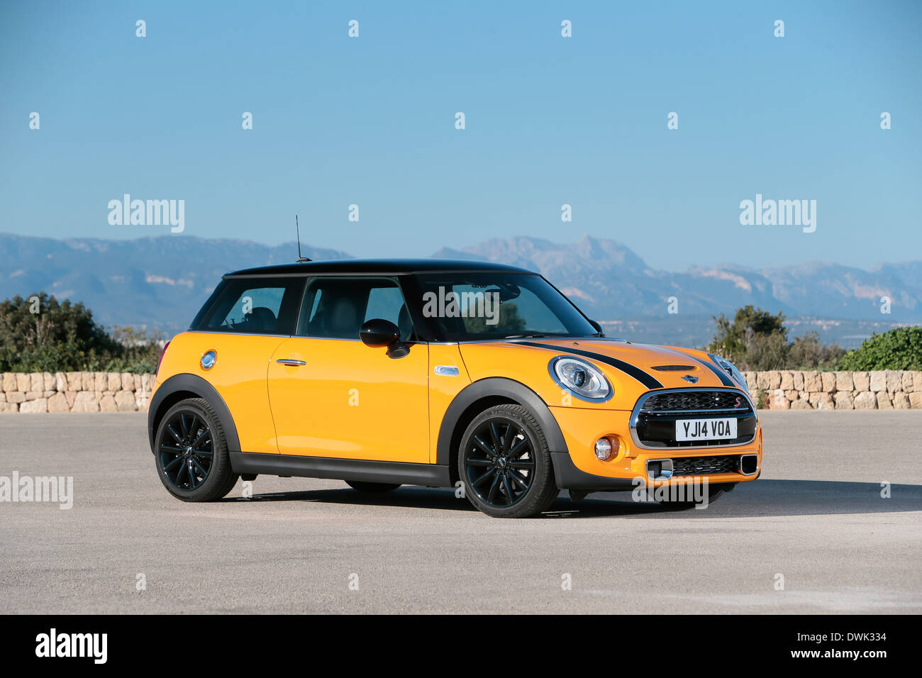 2014 new mini cooper hi-res stock photography and images - Alamy