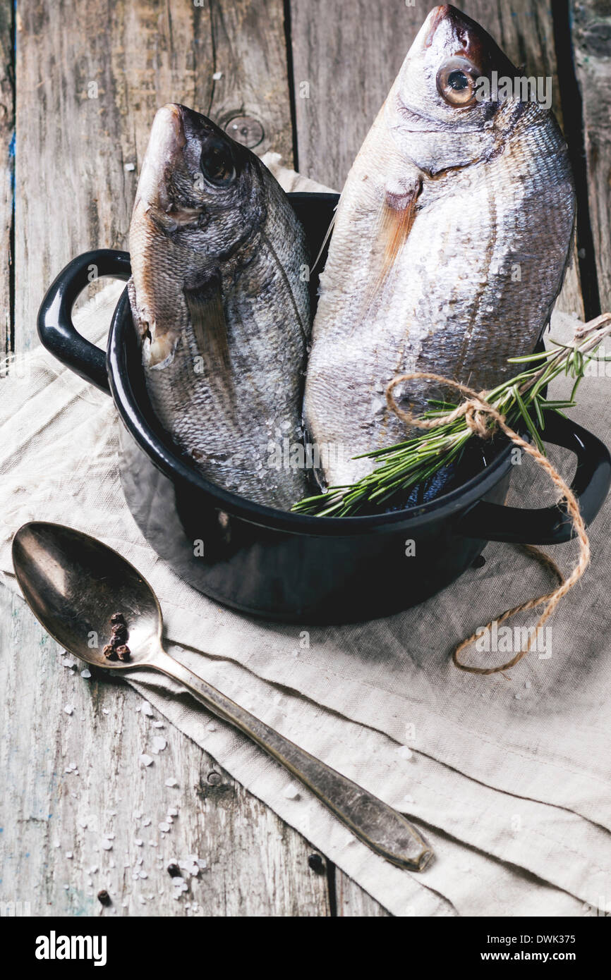 Mediterranean sea bream fish market hi-res stock photography and images ...