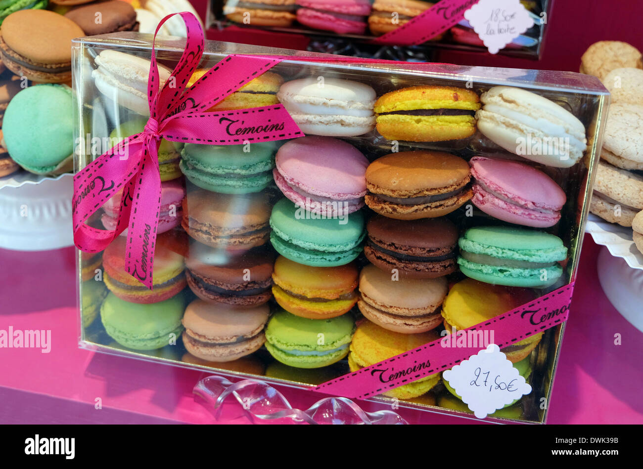 Bakery window france hi-res stock photography and images - Alamy
