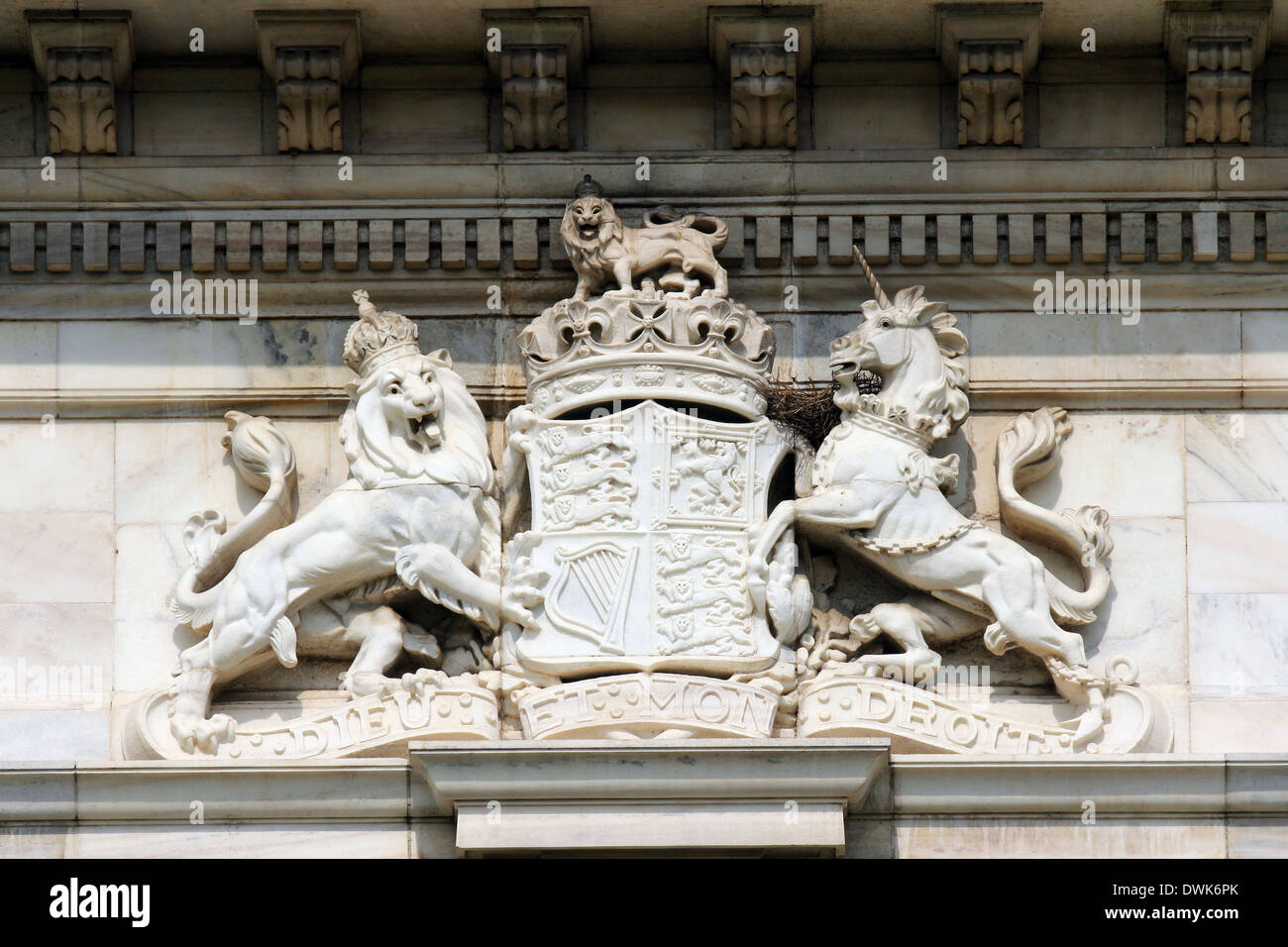 Queen victoria coat of arms hi-res stock photography and images - Alamy