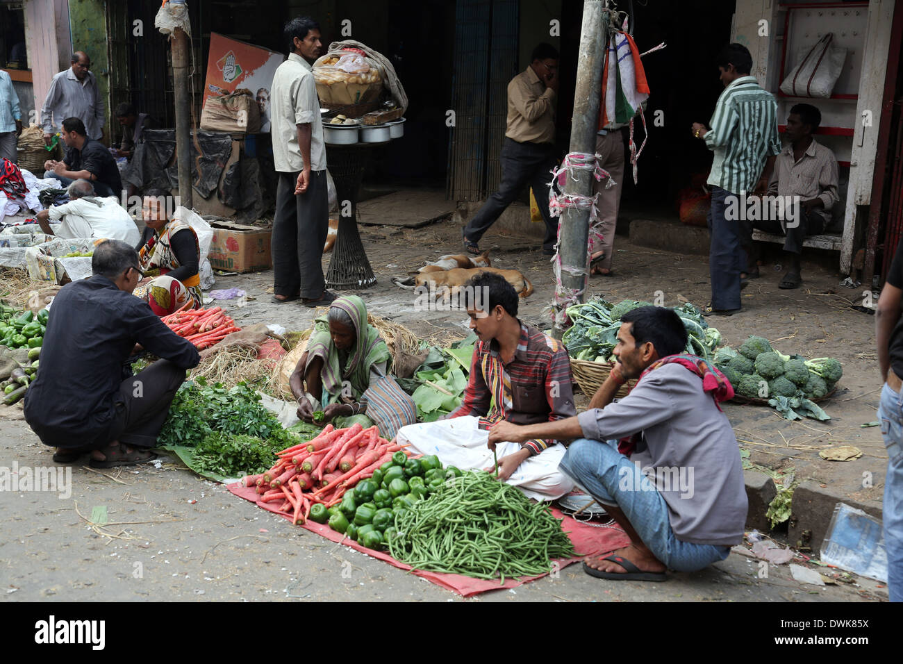 Street trader sell vegetables in Kolkata India Stock Photo - Alamy