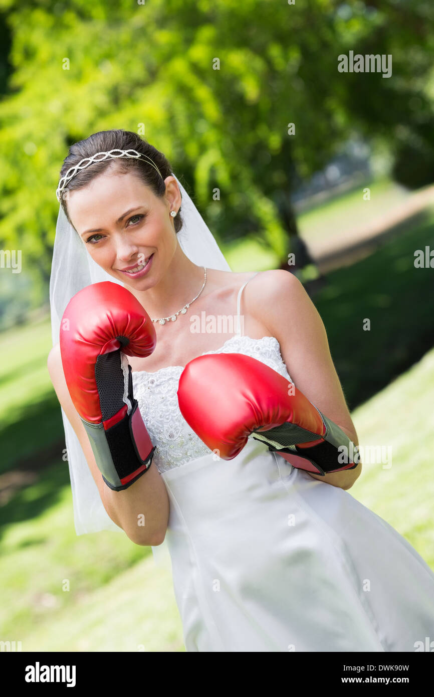 Boxing bride hi-res stock photography and images - Alamy