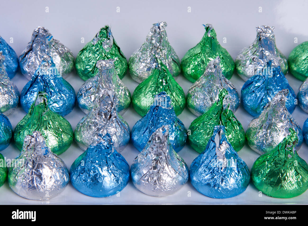 Kiss shape hi-res stock photography and images - Alamy