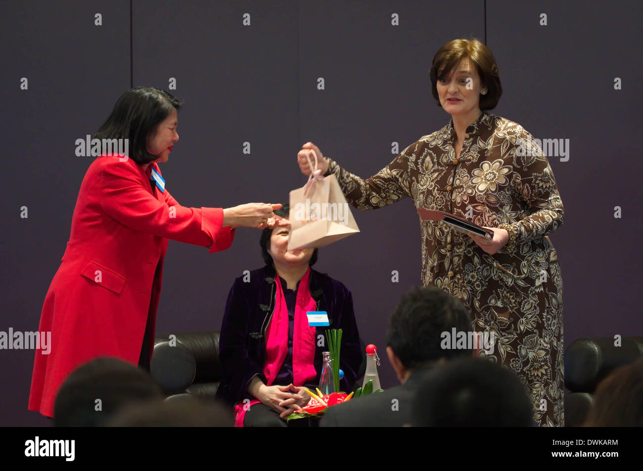 Mei Sim Lai Obe Stock Photos & Mei Sim Lai Obe Stock Images - Alamy