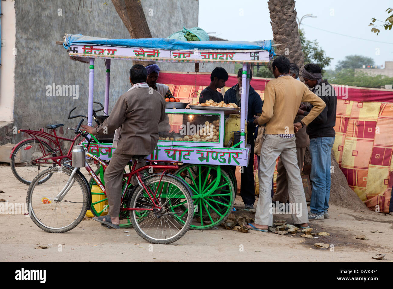 Bharatpur, Rajasthan, India. Local Fast Food Stand Stock Photo - Alamy