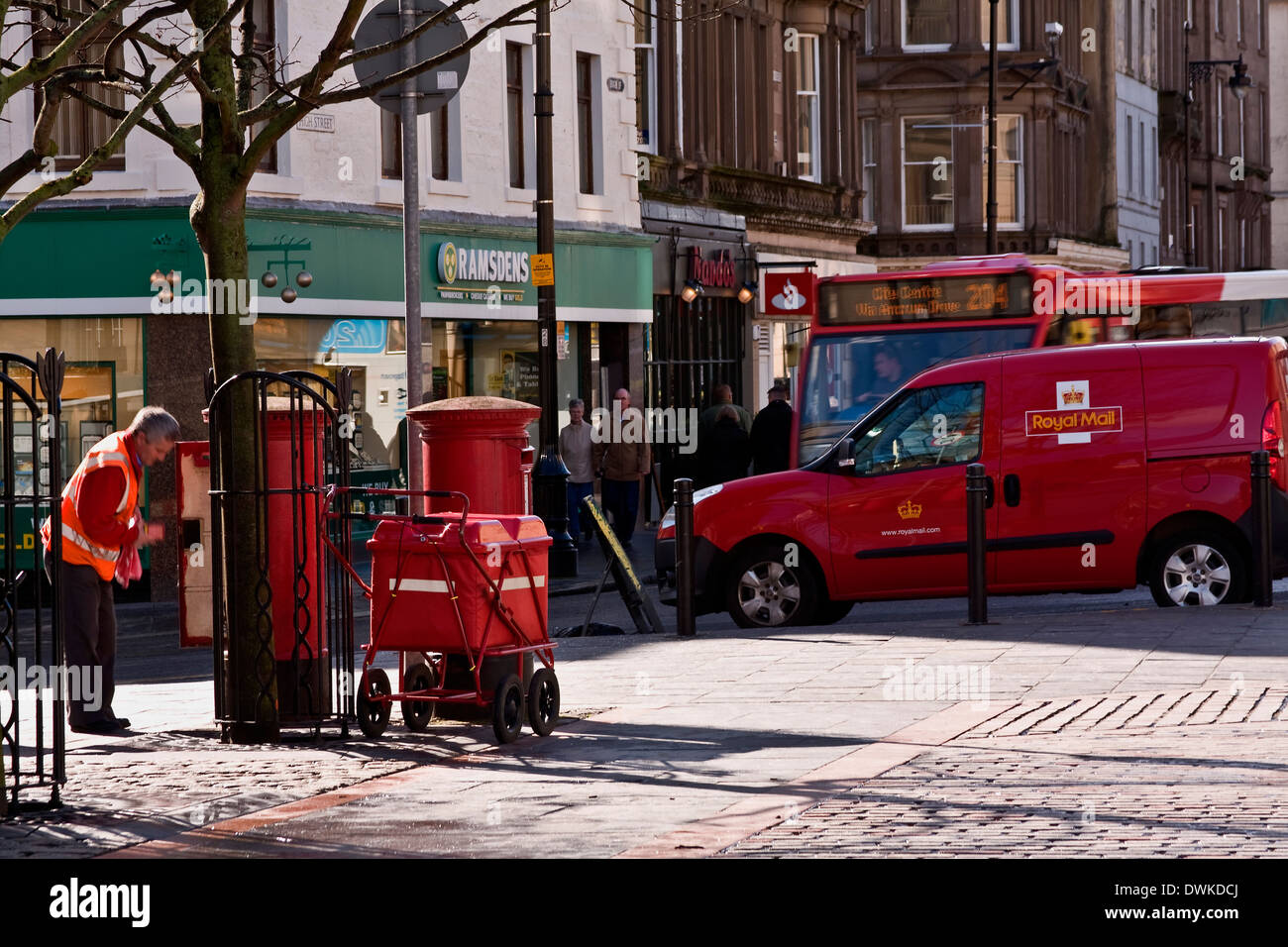 Postman from dundee hi-res stock photography and images - Alamy