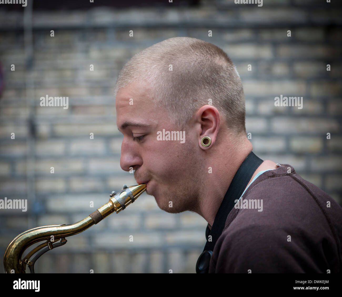 Sax player hi-res stock photography and images - Alamy