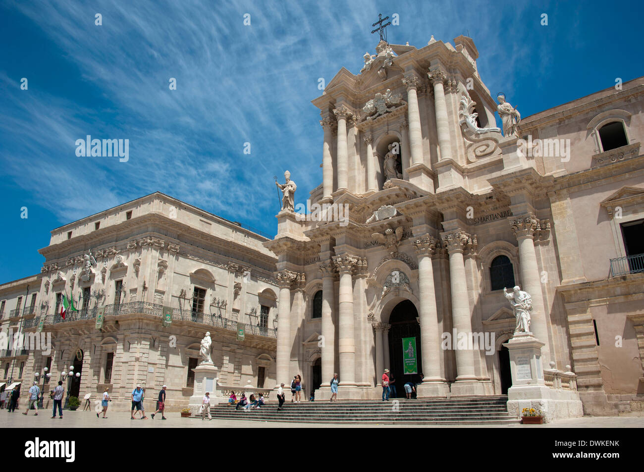 Colonne hi-res stock photography and images - Alamy