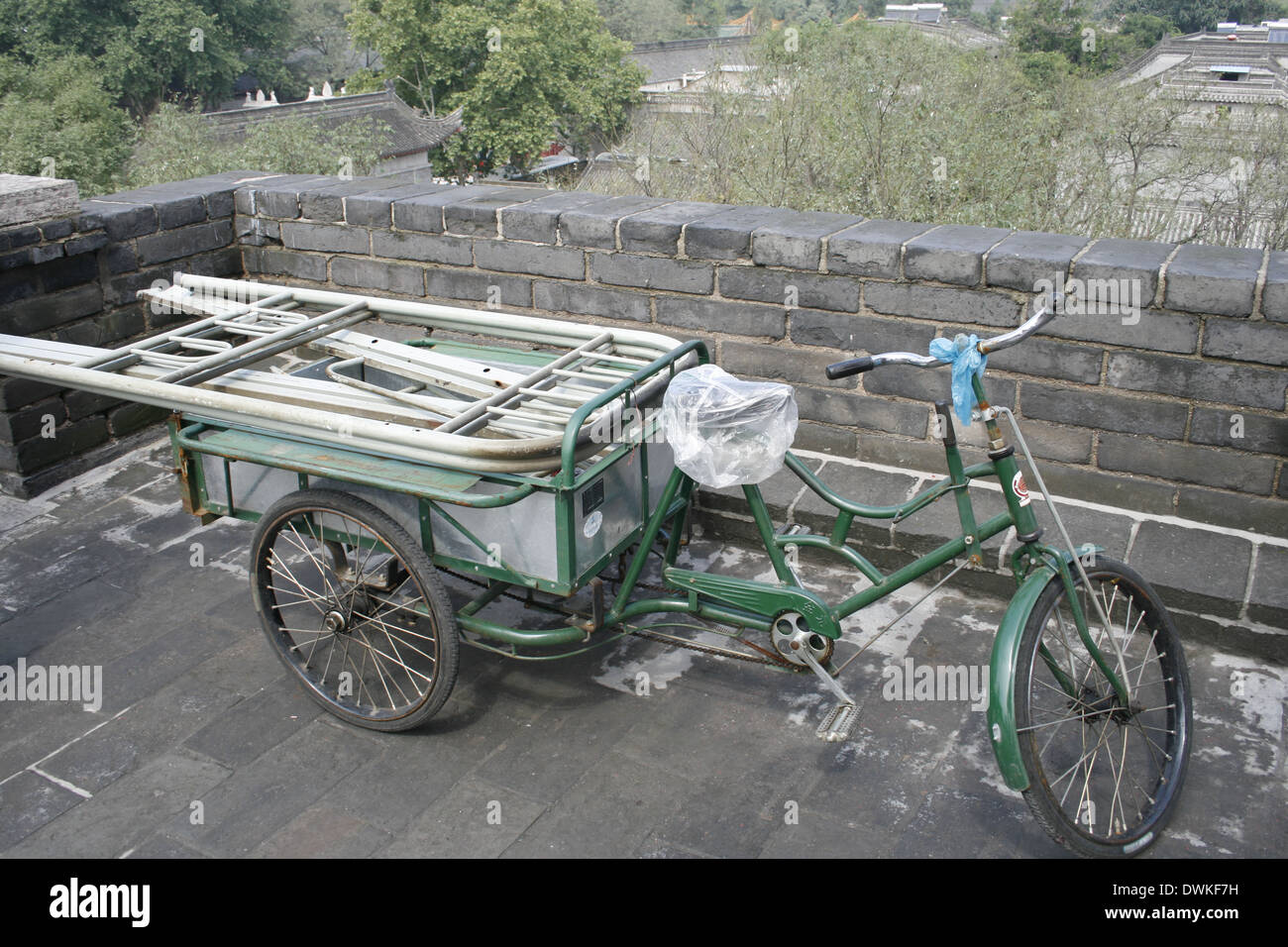 Rickshaw wall hi-res stock photography and images - Alamy