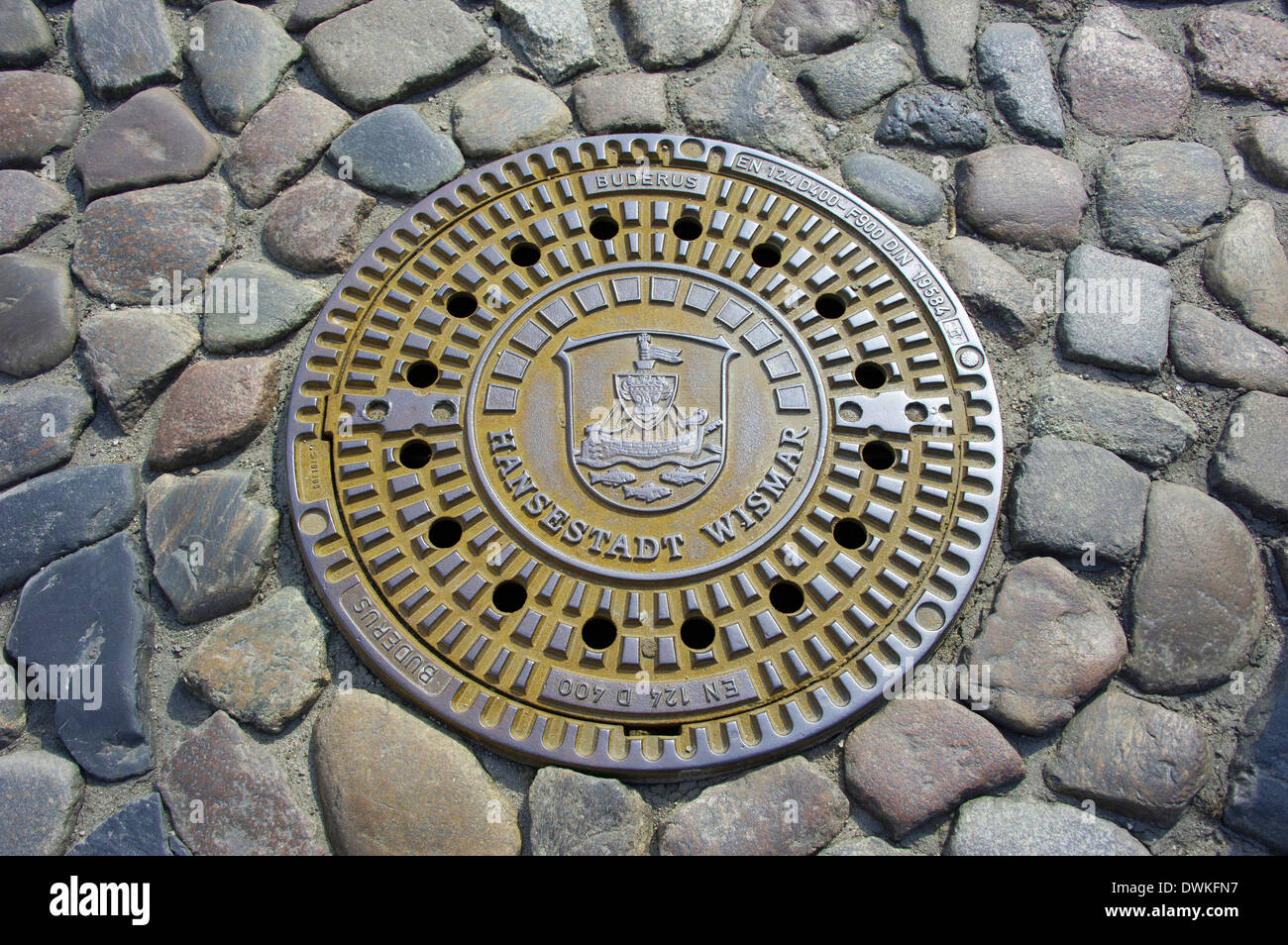 Gully manhole hi-res stock photography and images - Alamy