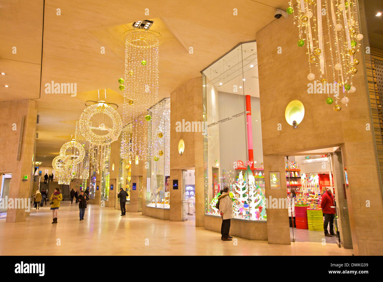 Louvre Shopping Building High Resolution Stock Photography and Images ...