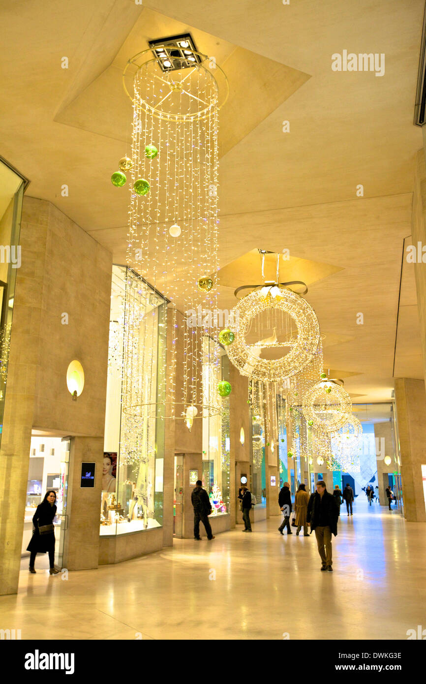 Louvre shopping building hi-res stock photography and images - Alamy