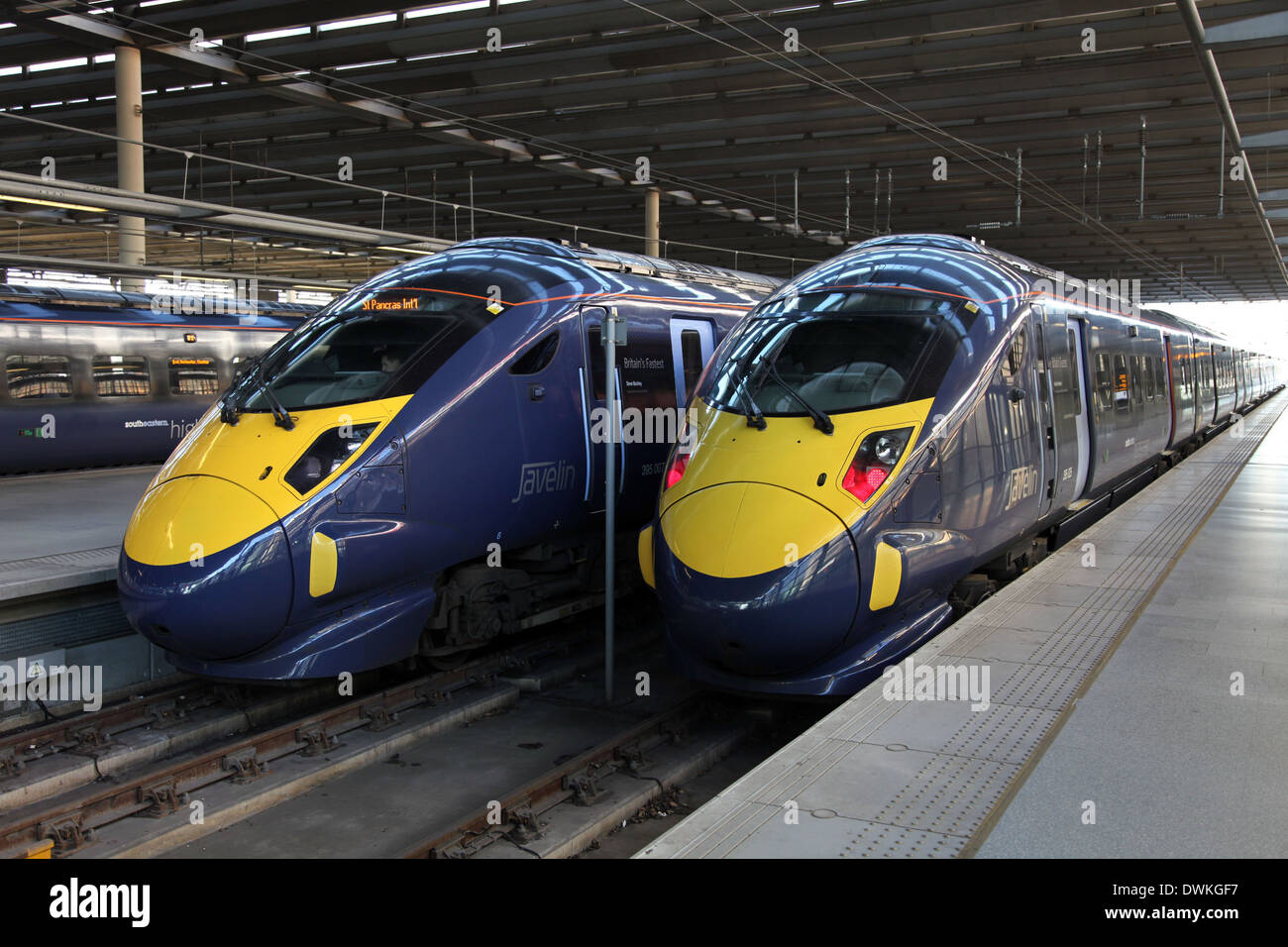 High speed trains hi-res stock photography and images - Alamy