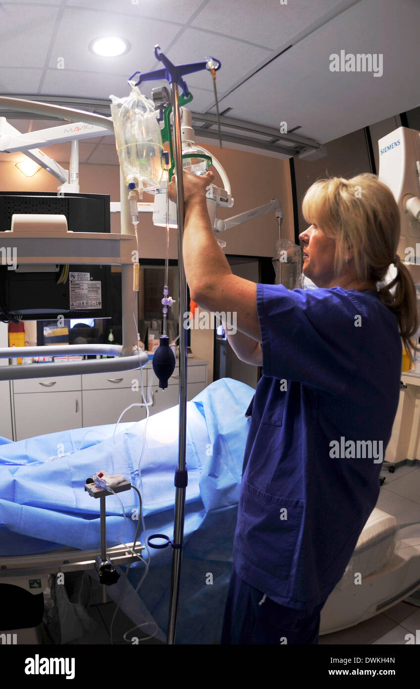 In the diagnosis of heart disease, the cardiologist is often successful ...