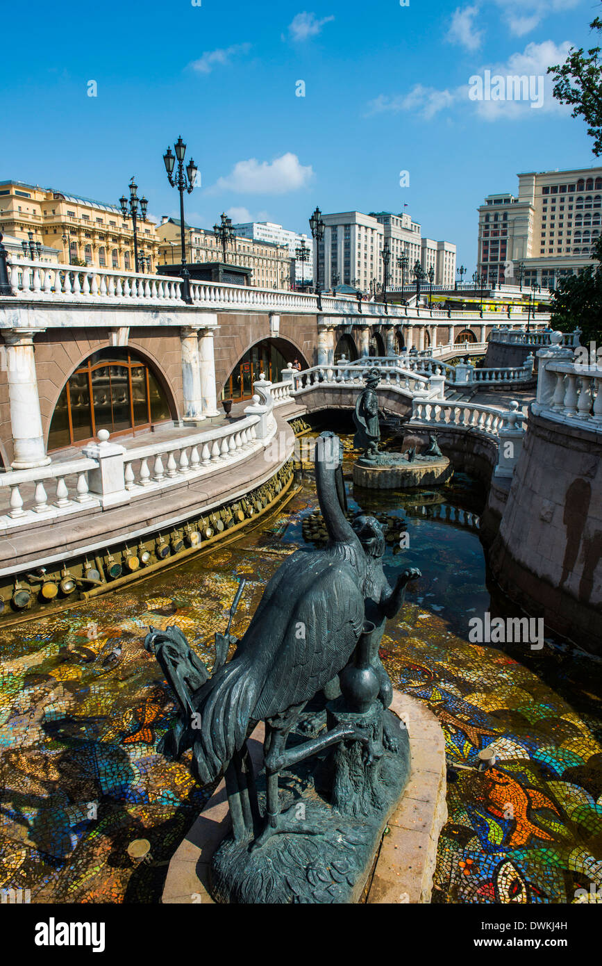 Alexandrovsky Garden in front of the Kremlin, Moscow, Russia, Europe ...
