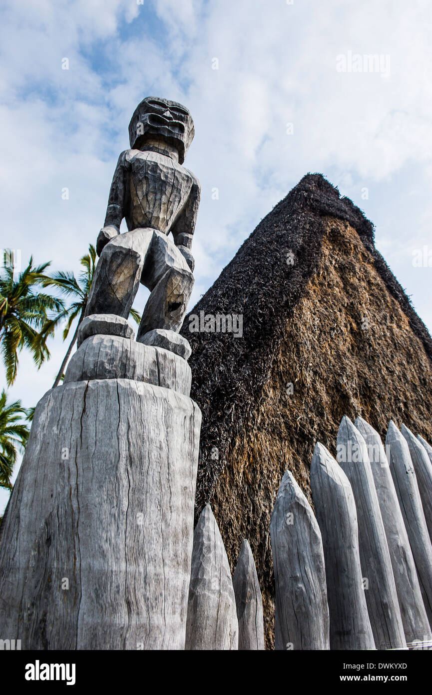 Wooden statues on the royal grounds in Puuhonua o Honaunau National ...
