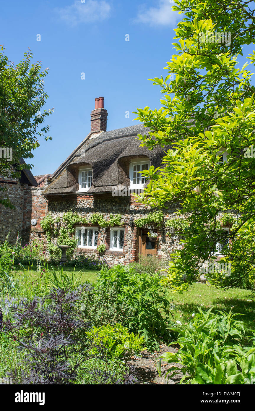 Thatched Country Cottage in Spring Stock Photo - Alamy