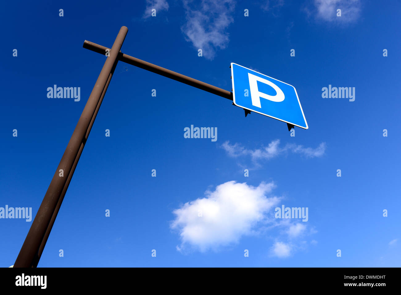 Car park sign hi-res stock photography and images - Alamy
