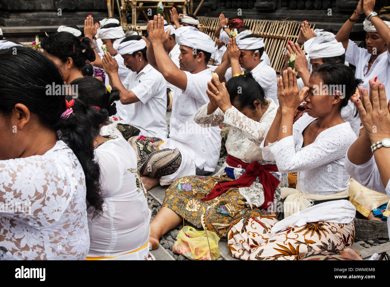 Hindu People Praying