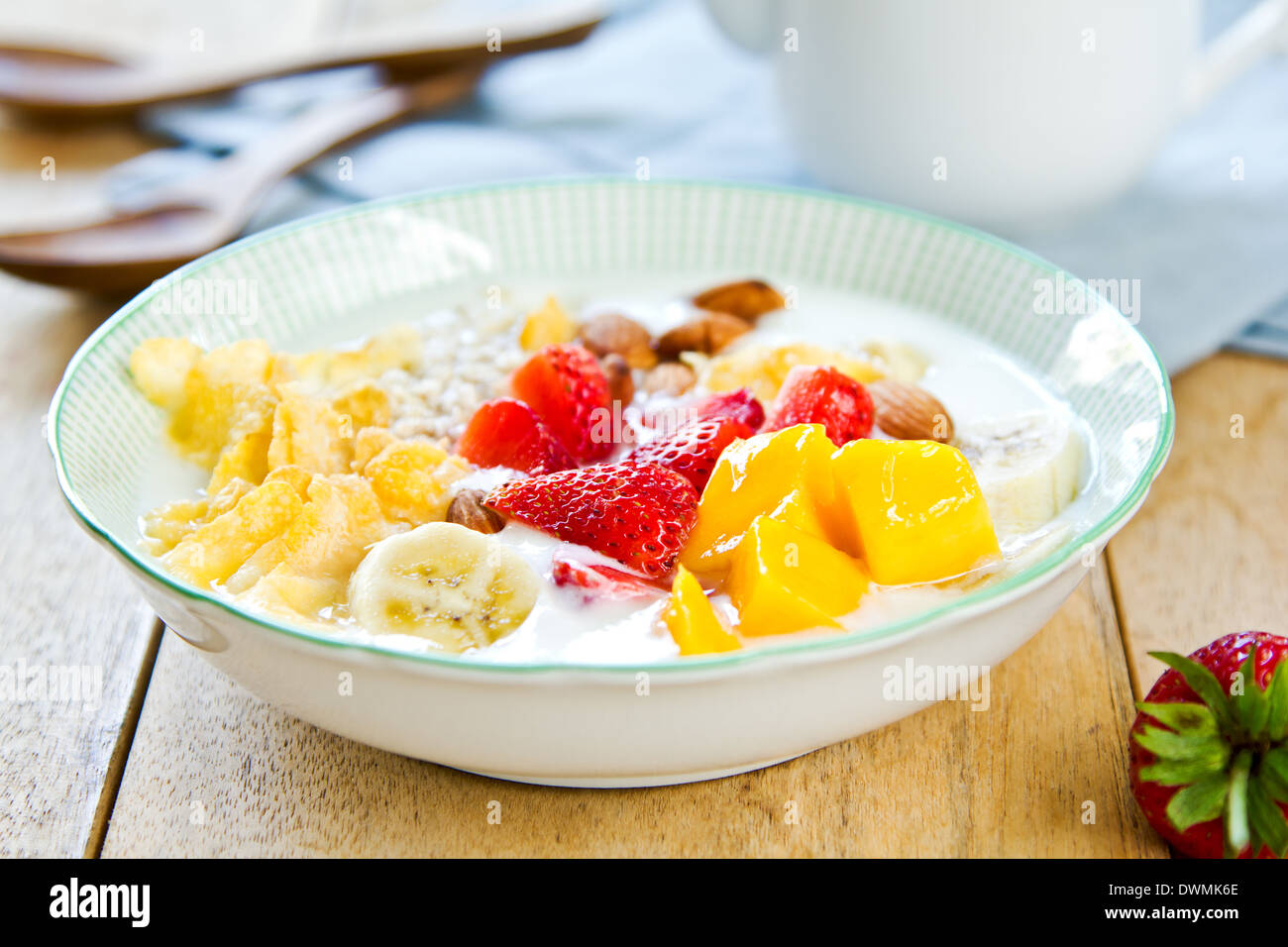 Creamy yogurt and fresh mango hi-res stock photography and images - Alamy