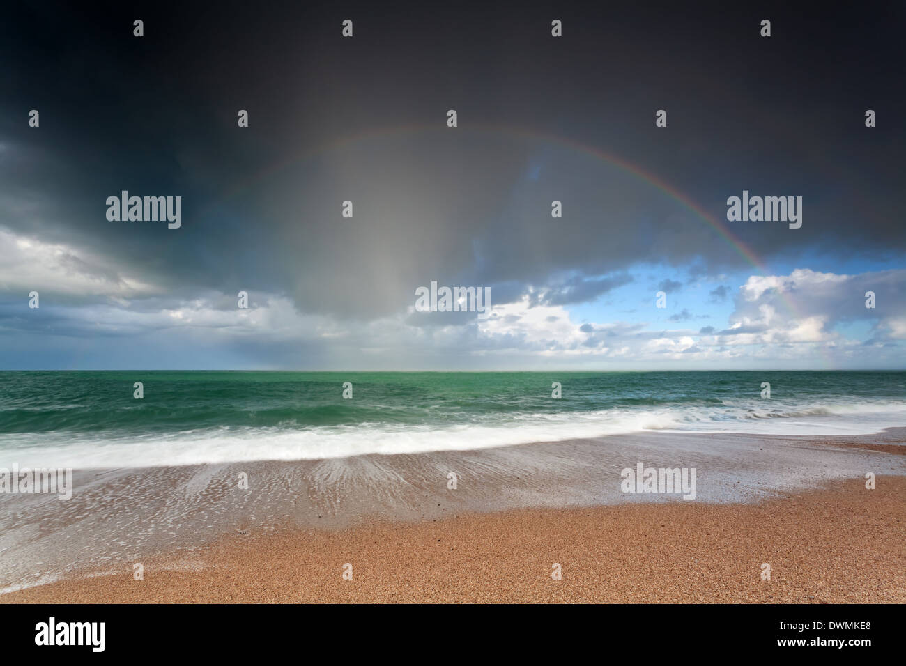 Beautiful rainbow ocean waves hi-res stock photography and images - Alamy