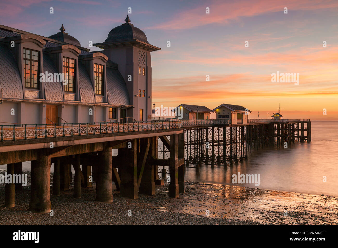 Penarth pier hi-res stock photography and images - Alamy