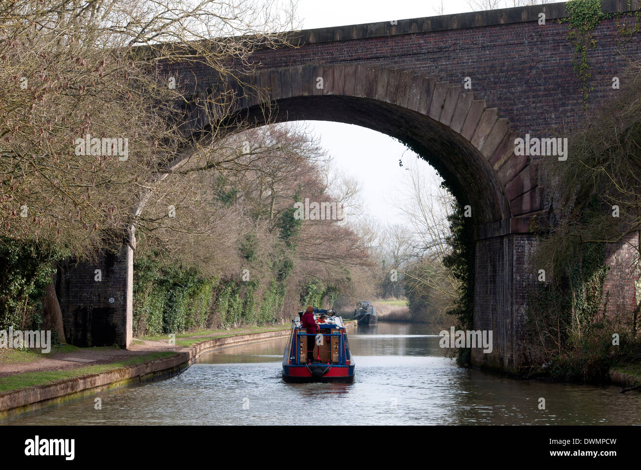 Narrowboat on the Grand Union Canal at Radford Semele, Warwickshire, UK ...
