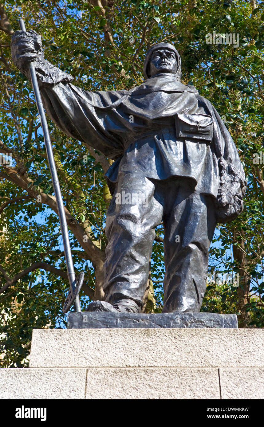 A statue of Polar Explorer Captain Scott situated in Waterloo Place in ...