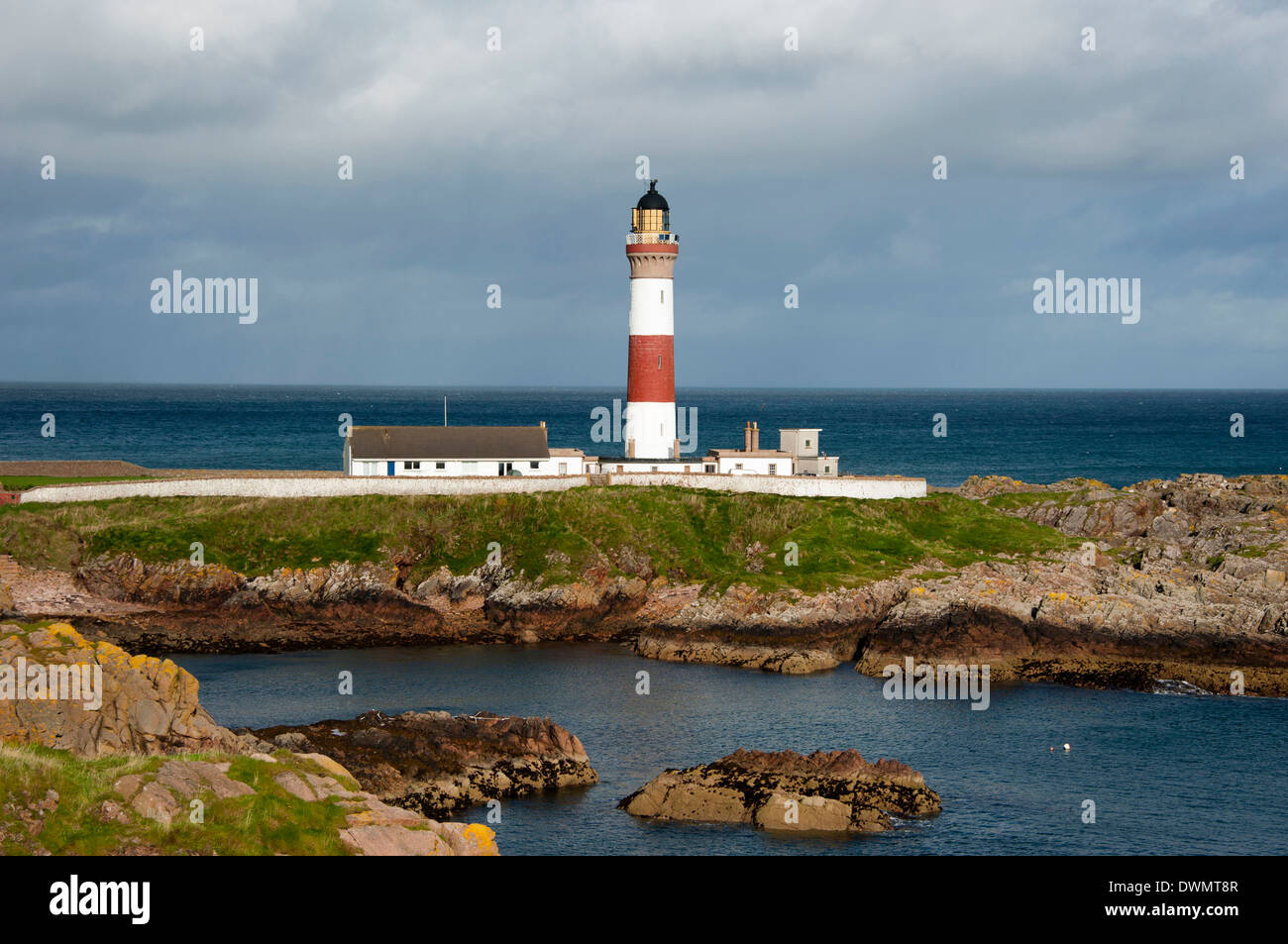 Buchan Ness Lighthouse, Boddam Stock Photo - Alamy
