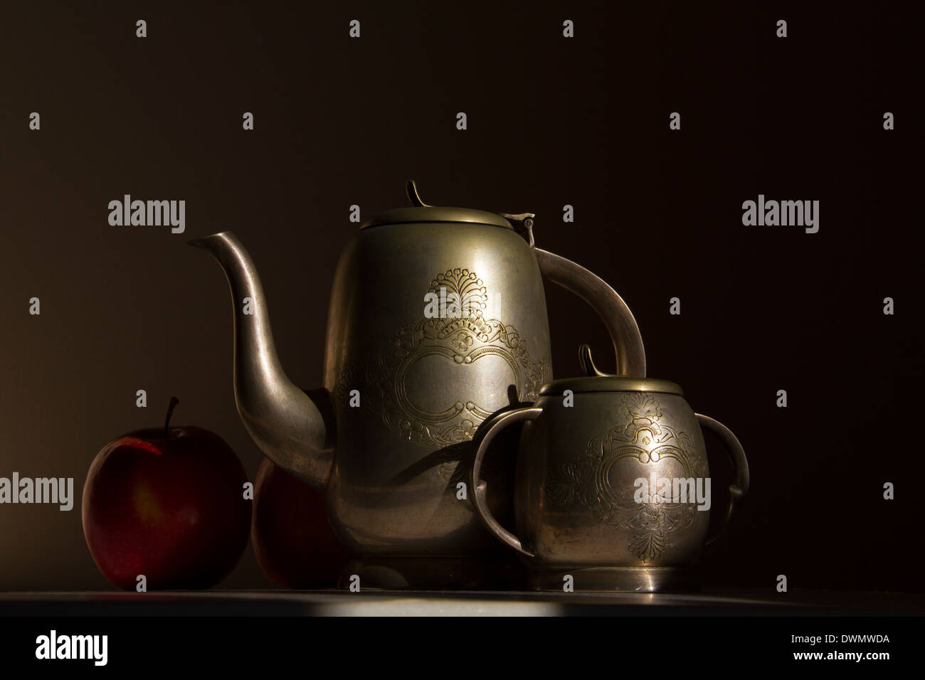 Still life with jug and apples hi-res stock photography and images - Alamy