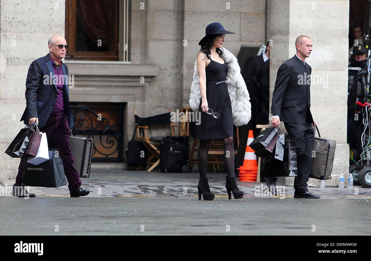 Mary-Louise Parker and John Malkovich on location for new movie "RED 2 ...